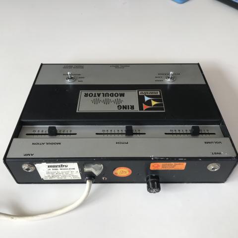 Maestro RM-1B Ring Modulator | analogixmusic.com